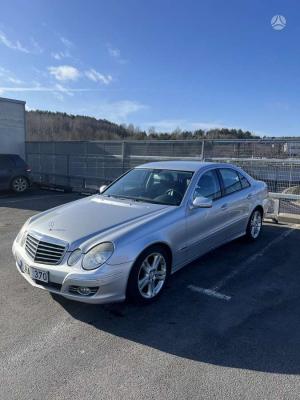 Pelēks Mercedes-Benz E 220 2007 Viļņa, ar dzinēja tilpumu 0.00 L un nobraukumu 280 tūkst. km par 4500 €, foto  vietnē AUTOMOTO.COM.LV