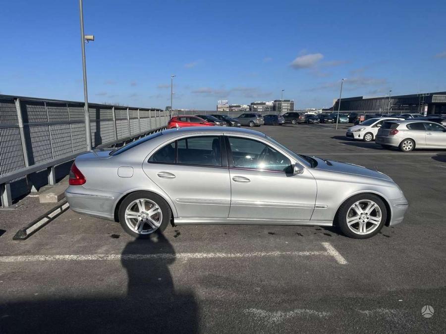 Pelēks Mercedes-Benz E 220 2007 Viļņa, ar dzinēja tilpumu 0.00 L un nobraukumu 280 tūkst. km par 4500 €, foto 4 vietnē AUTOMOTO.COM.LV