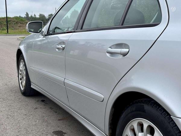 Pelēks Mercedes-Benz E 220 2007 Viļņa, ar dzinēja tilpumu 2.15 L un nobraukumu 366 tūkst. km par 3300 €, foto 5 vietnē AUTOMOTO.COM.LV