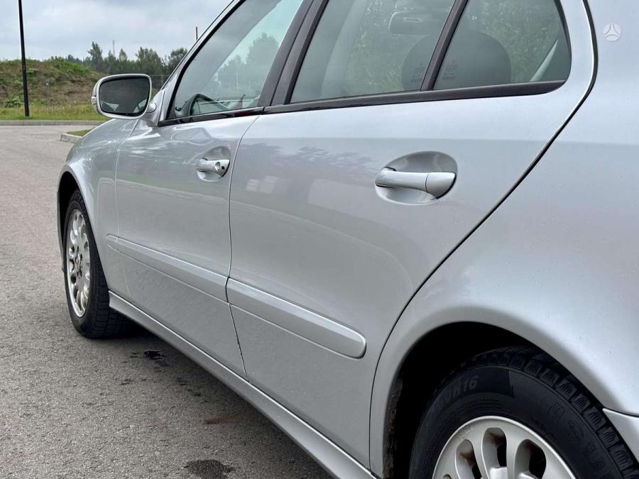 Grey Mercedes-Benz E 220 2007 in Vilnius, with an engine capacity of 2.15 L and mileage of 366 thousand km for 3300 €, photo 5 on AUTOMOTO.COM.LV