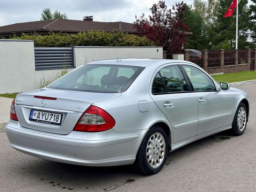 Grey Mercedes-Benz E 220 2007 in Vilnius, with an engine capacity of 2.15 L and mileage of 366 thousand km for 3300 €, photo 8 on AUTOMOTO.COM.LV