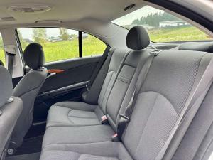 Grey Mercedes-Benz E 220 2007 in Vilnius, with an engine capacity of 2.15 L and mileage of 366 thousand km for 3300 €, photo 17 on AUTOMOTO.COM.LV