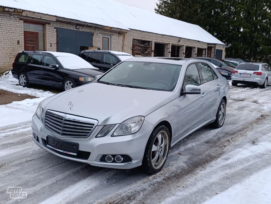 Grey Mercedes-Benz E 220 2009 in Sirvintos, with an engine capacity of 2.10 L and mileage of 280 thousand km for 7350 €, photo 1 on AUTOMOTO.COM.LV