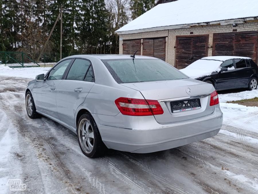 Grey Mercedes-Benz E 220 2009 in Sirvintos, with an engine capacity of 2.10 L and mileage of 280 thousand km for 7350 €, photo 4 on AUTOMOTO.COM.LV