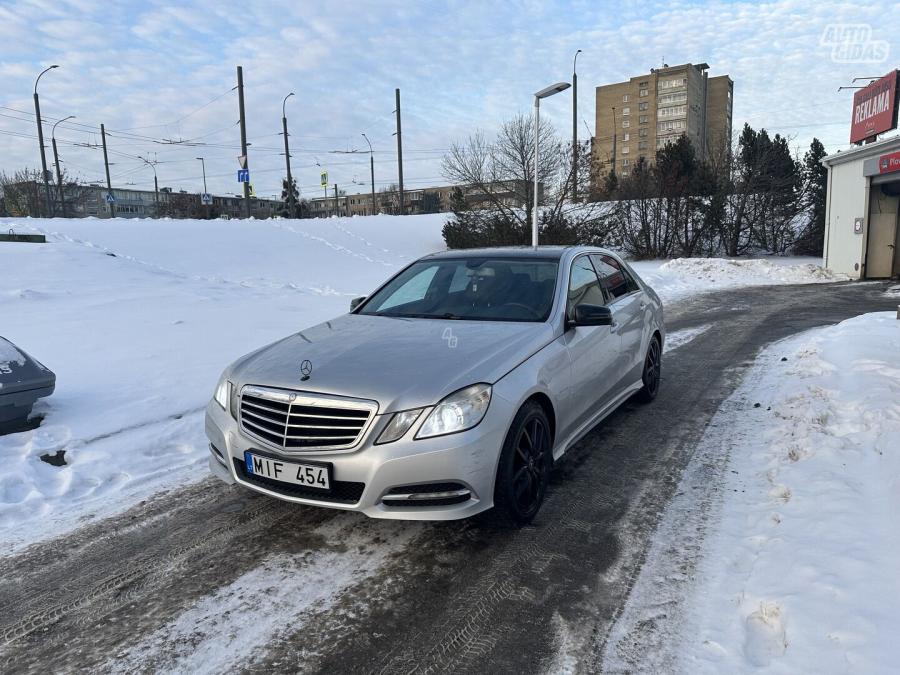 Grey Mercedes-Benz E 220 2009 in Kaunas, with an engine capacity of 2.10 L and mileage of 370 thousand km for 4200 €, photo 1 on AUTOMOTO.COM.LV