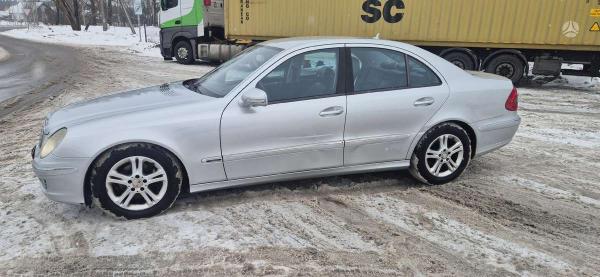Pelēks Mercedes-Benz E 220 2009 Tauragė, ar dzinēja tilpumu 2.20 L un nobraukumu 360 tūkst. km par 2550 €, foto 3 vietnē AUTOMOTO.COM.LV