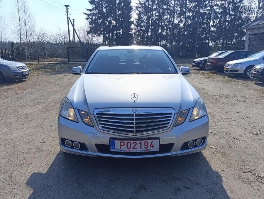 Grey Mercedes-Benz E 220 2009 in Sirvintos, with an engine capacity of 2.10 L and mileage of 280 thousand km for 7150 €, photo 3 on AUTOMOTO.COM.LV