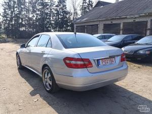 Grey Mercedes-Benz E 220 2009 in Sirvintos, with an engine capacity of 2.10 L and mileage of 280 thousand km for 7150 €, photo 5 on AUTOMOTO.COM.LV