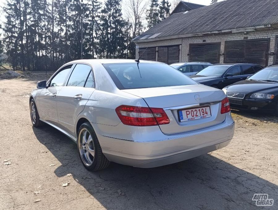 Grey Mercedes-Benz E 220 2009 in Sirvintos, with an engine capacity of 2.10 L and mileage of 280 thousand km for 7150 €, photo 5 on AUTOMOTO.COM.LV