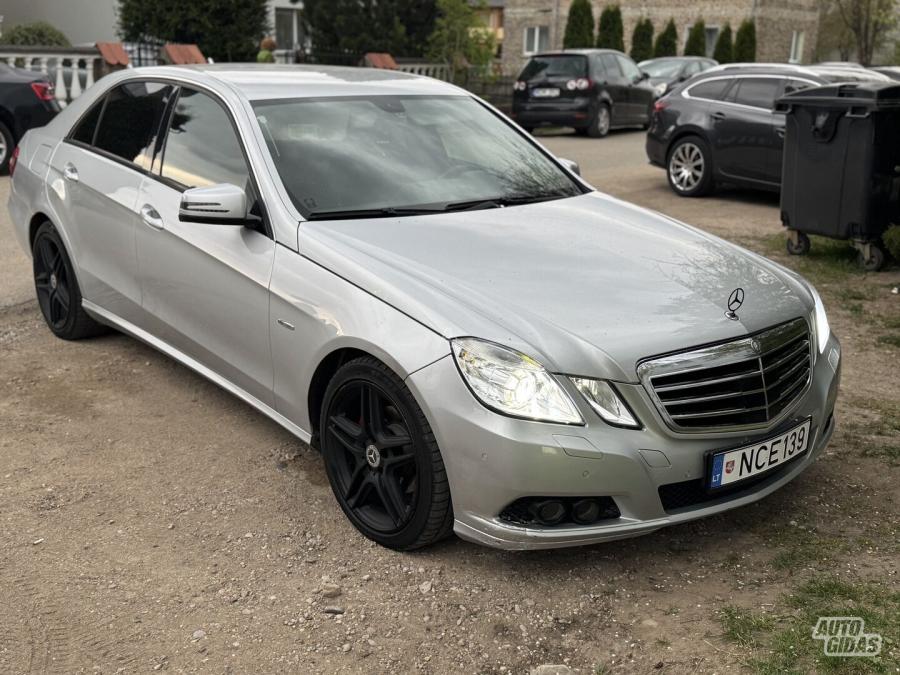 Серый Мерседес E 220 2009 в Вильнюс, объемом двигателя 2.20 л и пробегом 4 тыс. км за 4800 €, фото 3 на AUTOMOTO.COM.LV