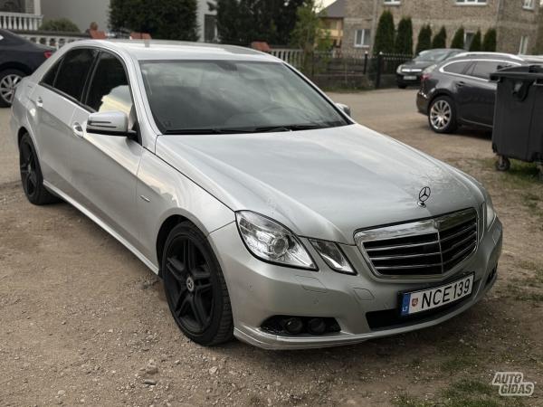Pelēks Mercedes-Benz E 220 2009 Viļņa, ar dzinēja tilpumu 2.20 L un nobraukumu 4 tūkst. km par 4200 €, foto 1 vietnē AUTOMOTO.COM.LV