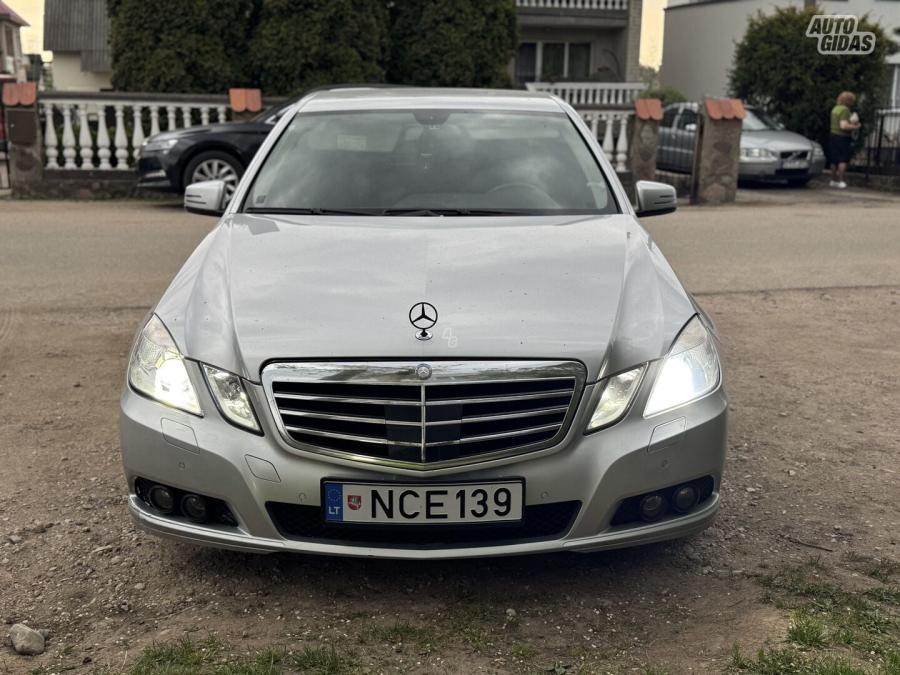 Pelēks Mercedes-Benz E 220 2009 Viļņa, ar dzinēja tilpumu 2.20 L un nobraukumu 4 tūkst. km par 4200 €, foto 13 vietnē AUTOMOTO.COM.LV