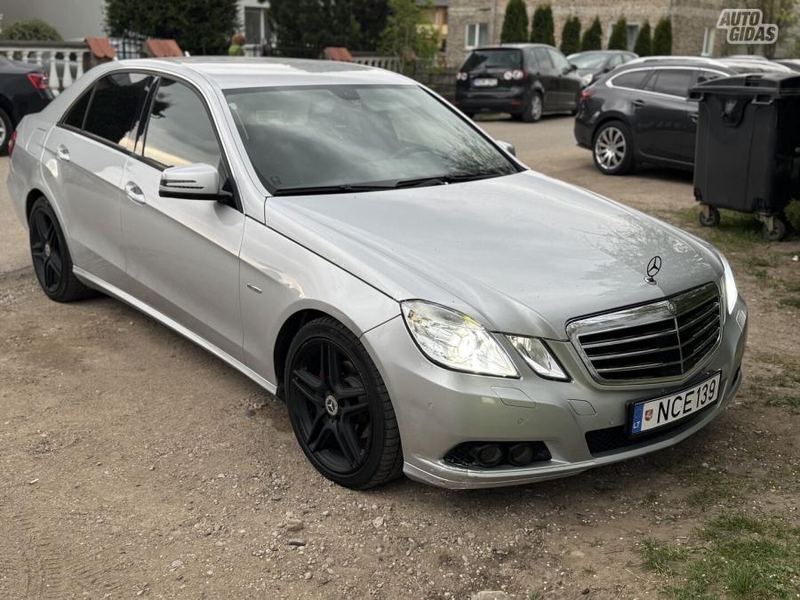 Серый Мерседес E 220 2009 в Шальчининкай, объемом двигателя 2.20 л и пробегом 36 тыс. км за 4000 €, фото 3 на AUTOMOTO.COM.LV