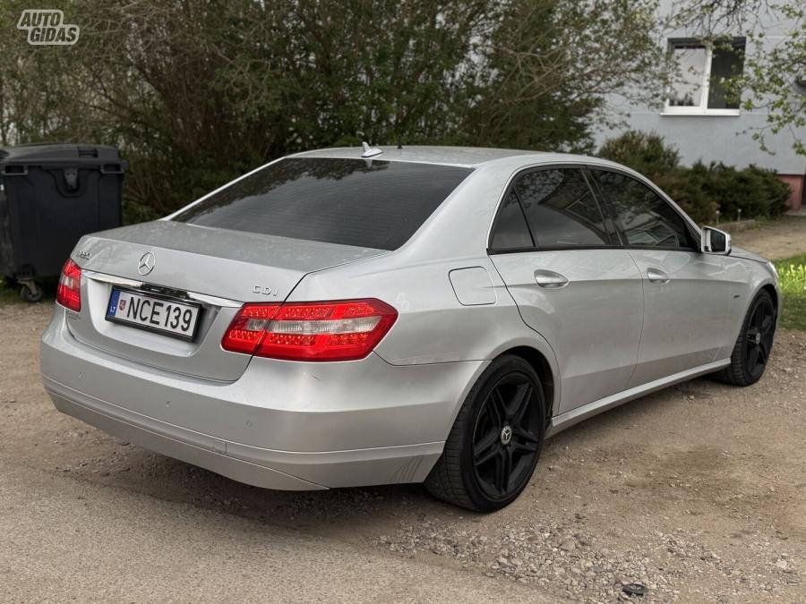 Серый Мерседес E 220 2009 в Шальчининкай, объемом двигателя 2.20 л и пробегом 36 тыс. км за 4000 €, фото 5 на AUTOMOTO.COM.LV