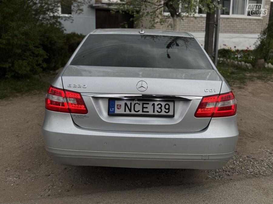 Серый Мерседес E 220 2009 в Шальчининкай, объемом двигателя 2.20 л и пробегом 36 тыс. км за 4000 €, фото 7 на AUTOMOTO.COM.LV