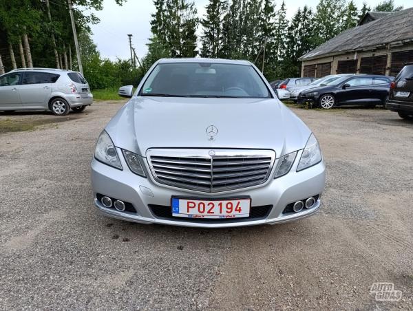 Grey Mercedes-Benz E 220 2009 in Sirvintos, with an engine capacity of 2.20 L and mileage of 280 thousand km for 6999 €, photo 2 on AUTOMOTO.COM.LV