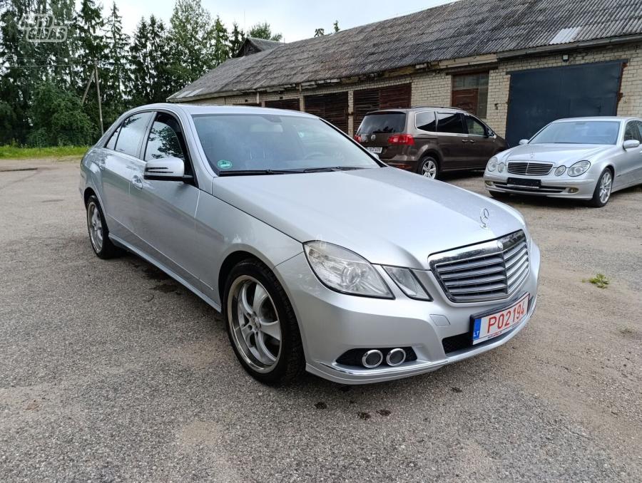 Grey Mercedes-Benz E 220 2009 in Sirvintos, with an engine capacity of 2.20 L and mileage of 280 thousand km for 6999 €, photo 4 on AUTOMOTO.COM.LV
