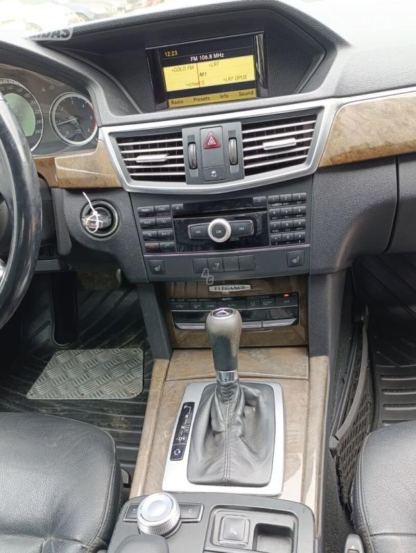 Grey Mercedes-Benz E 220 2009 in Sirvintos, with an engine capacity of 2.20 L and mileage of 280 thousand km for 6999 €, photo 9 on AUTOMOTO.COM.LV
