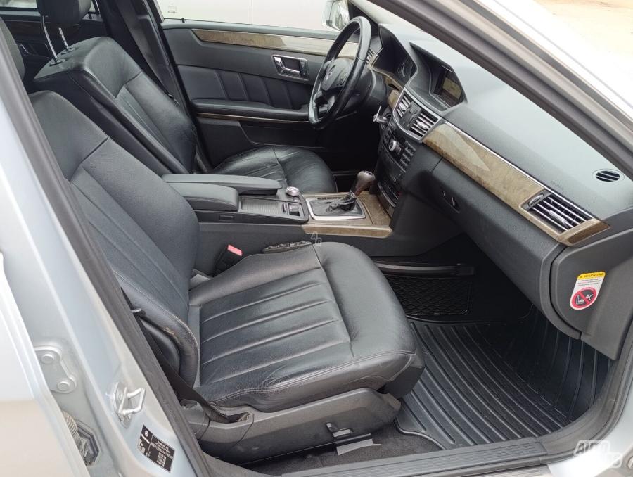 Grey Mercedes-Benz E 220 2009 in Sirvintos, with an engine capacity of 2.20 L and mileage of 280 thousand km for 6999 €, photo 11 on AUTOMOTO.COM.LV