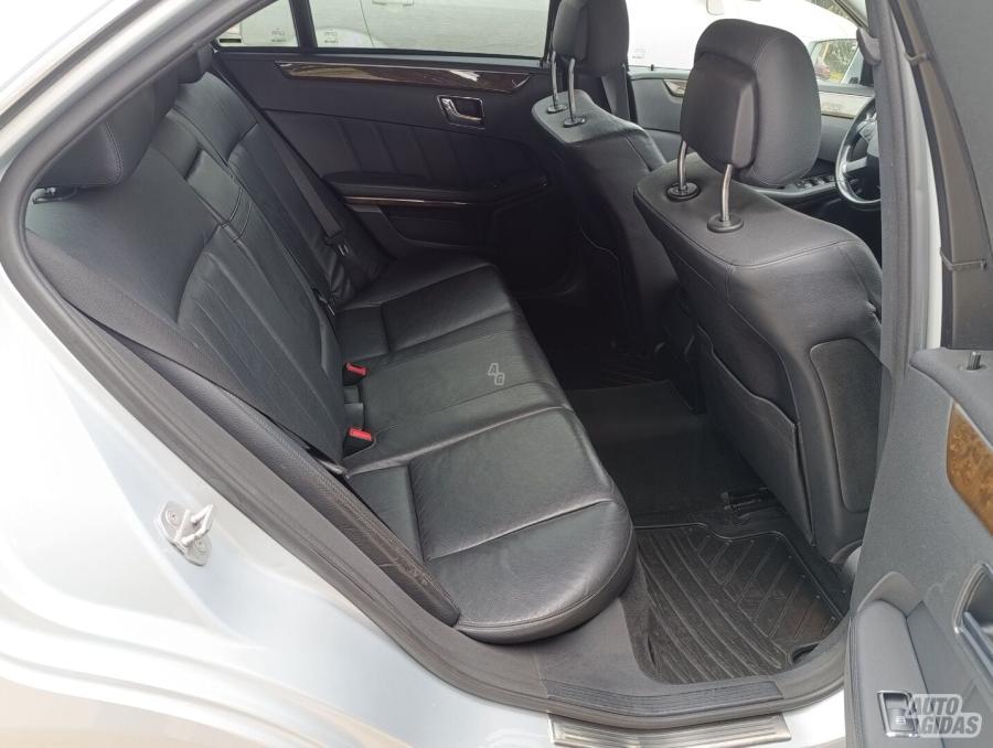Grey Mercedes-Benz E 220 2009 in Sirvintos, with an engine capacity of 2.20 L and mileage of 280 thousand km for 6999 €, photo 13 on AUTOMOTO.COM.LV