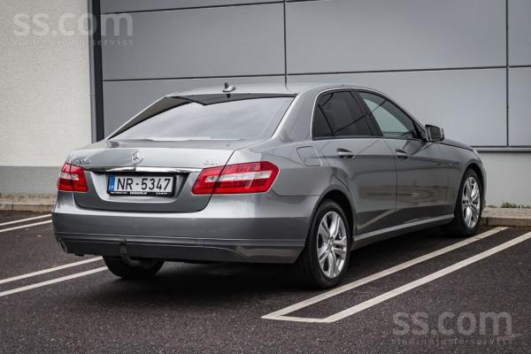 Grey Mercedes-Benz E 220 2009 in Riga, with an engine capacity of 2.20 L and mileage of 288 thousand km for 9750 €, photo 4 on AUTOMOTO.COM.LV