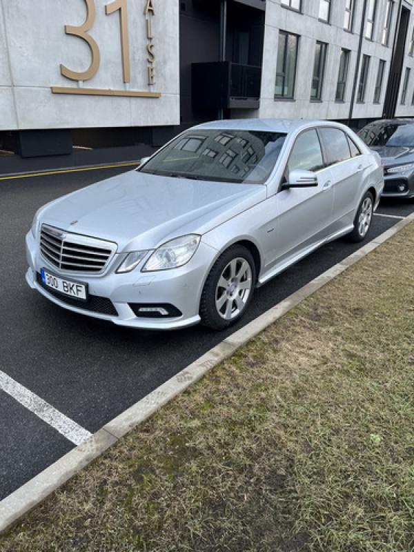 Grey Mercedes-Benz E 220 2009 in Tallinn, with an engine capacity of 10.00 L and mileage of 501 thousand km for 6200 €, photo 2 on AUTOMOTO.COM.LV