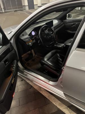 Grey Mercedes-Benz E 220 2009 in Tallinn, with an engine capacity of 10.00 L and mileage of 501 thousand km for 6200 €, photo 6 on AUTOMOTO.COM.LV
