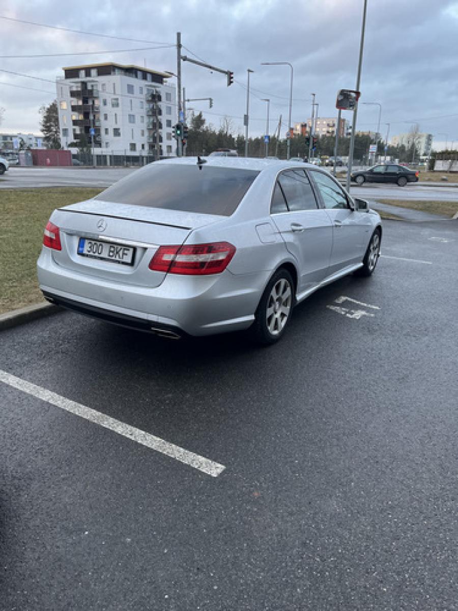 Grey Mercedes-Benz E 220 2009 in Tallinn, with an engine capacity of 10.00 L and mileage of 501 thousand km for 6200 €, photo 8 on AUTOMOTO.COM.LV
