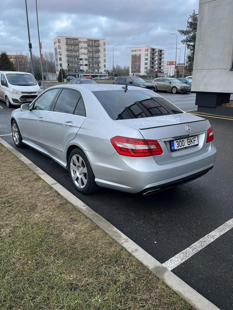 Grey Mercedes-Benz E 220 2009 in Tallinn, with an engine capacity of 10.00 L and mileage of 501 thousand km for 6200 €, photo 15 on AUTOMOTO.COM.LV