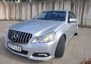 Pelēks Mercedes-Benz E 220 2009 Telšiai, ar dzinēja tilpumu 2.14 L un nobraukumu 450 tūkst. km par 6400 €, foto  vietnē AUTOMOTO.COM.LV
