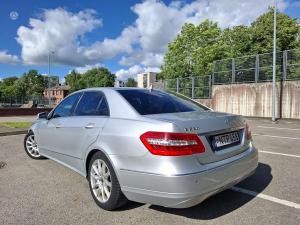 Серый Мерседес E 220 2009 в Тельшяй, объемом двигателя 2.14 л и пробегом 450 тыс. км за 6400 €, фото 7 на AUTOMOTO.COM.LV