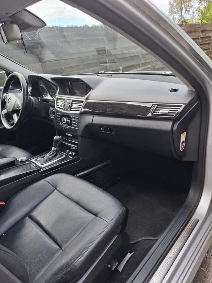 Серый Мерседес E 220 2009 в Тельшяй, объемом двигателя 2.14 л и пробегом 450 тыс. км за 6400 €, фото 9 на AUTOMOTO.COM.LV