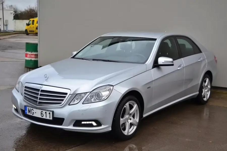 Серый Мерседес E 220 2009 в Екабпилс, объемом двигателя 2.20 л и пробегом 230 тыс. км за 8900 €, фото 4 на AUTOMOTO.COM.LV