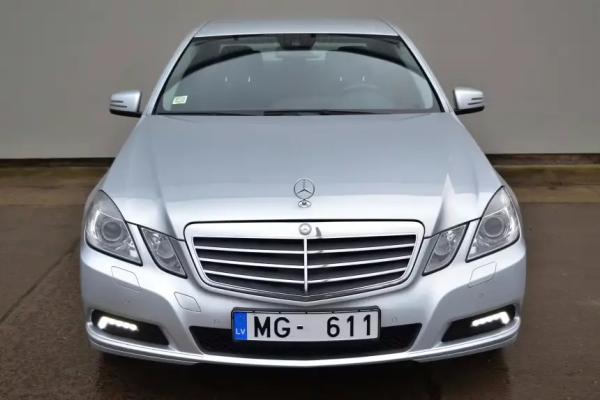 Серый Мерседес E 220 2009 в Екабпилс, объемом двигателя 2.20 л и пробегом 230 тыс. км за 8900 €, фото 4 на AUTOMOTO.COM.LV