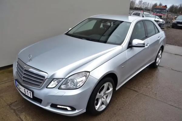 Серый Мерседес E 220 2009 в Екабпилс, объемом двигателя 2.20 л и пробегом 230 тыс. км за 8900 €, фото 6 на AUTOMOTO.COM.LV
