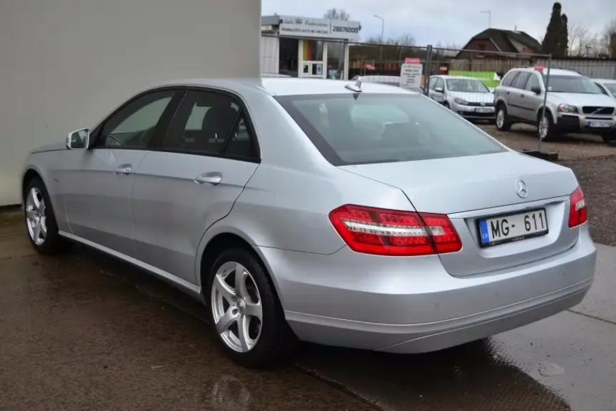 Серый Мерседес E 220 2009 в Екабпилс, объемом двигателя 2.20 л и пробегом 230 тыс. км за 8900 €, фото 10 на AUTOMOTO.COM.LV