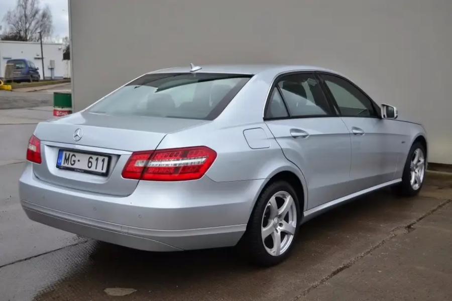 Серый Мерседес E 220 2009 в Екабпилс, объемом двигателя 2.20 л и пробегом 230 тыс. км за 8900 €, фото 12 на AUTOMOTO.COM.LV