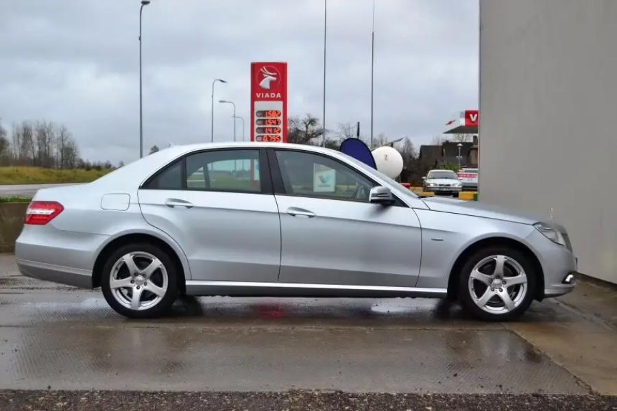 Серый Мерседес E 220 2009 в Екабпилс, объемом двигателя 2.20 л и пробегом 230 тыс. км за 8900 €, фото 13 на AUTOMOTO.COM.LV