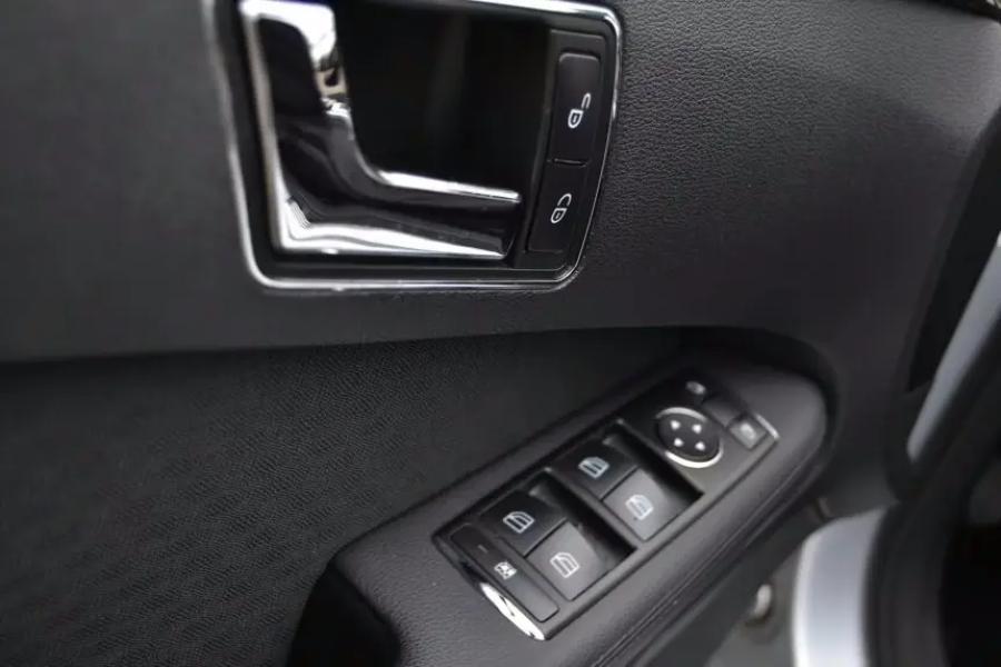 Серый Мерседес E 220 2009 в Екабпилс, объемом двигателя 2.20 л и пробегом 230 тыс. км за 8900 €, фото 19 на AUTOMOTO.COM.LV