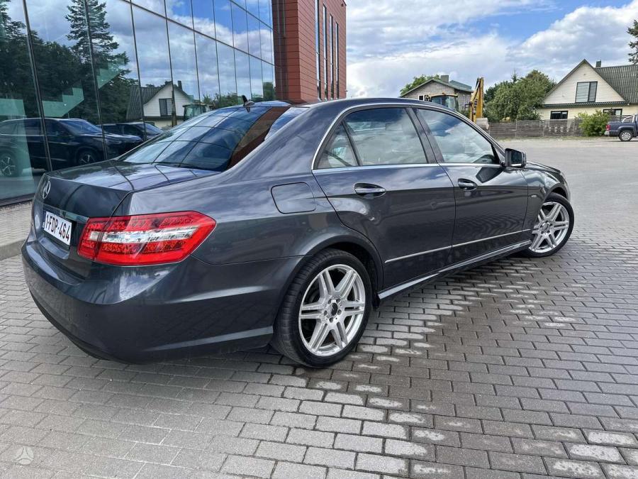 Pelēks Mercedes-Benz E 220 2009 Utena, ar dzinēja tilpumu 2.20 L un nobraukumu 262 tūkst. km par 6550 €, foto 6 vietnē AUTOMOTO.COM.LV
