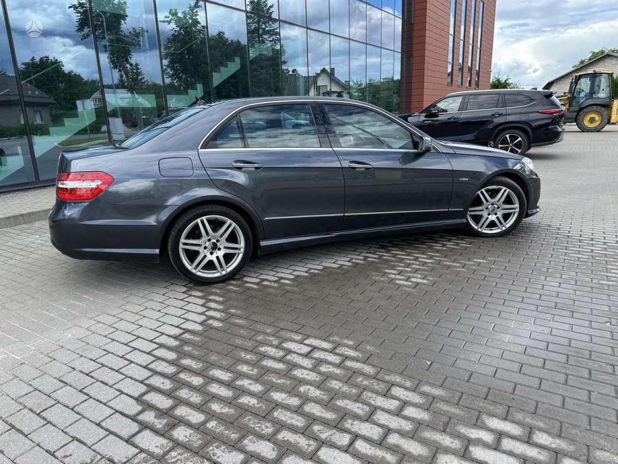 Pelēks Mercedes-Benz E 220 2009 Utena, ar dzinēja tilpumu 2.20 L un nobraukumu 262 tūkst. km par 6550 €, foto 8 vietnē AUTOMOTO.COM.LV