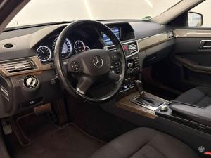 Pelēks Mercedes-Benz E 220 2009 Marijampole, ar dzinēja tilpumu 2.15 L un nobraukumu 290 tūkst. km par 7450 €, foto 3 vietnē AUTOMOTO.COM.LV