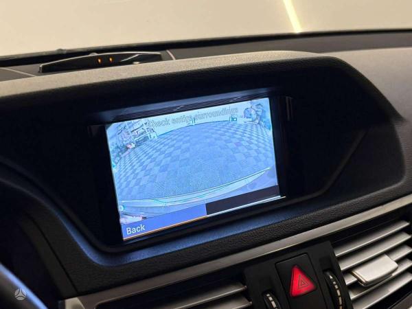 Pelēks Mercedes-Benz E 220 2009 Marijampole, ar dzinēja tilpumu 2.15 L un nobraukumu 290 tūkst. km par 7450 €, foto 3 vietnē AUTOMOTO.COM.LV