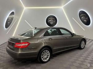 Pelēks Mercedes-Benz E 220 2009 Marijampole, ar dzinēja tilpumu 2.15 L un nobraukumu 290 tūkst. km par 7450 €, foto 11 vietnē AUTOMOTO.COM.LV