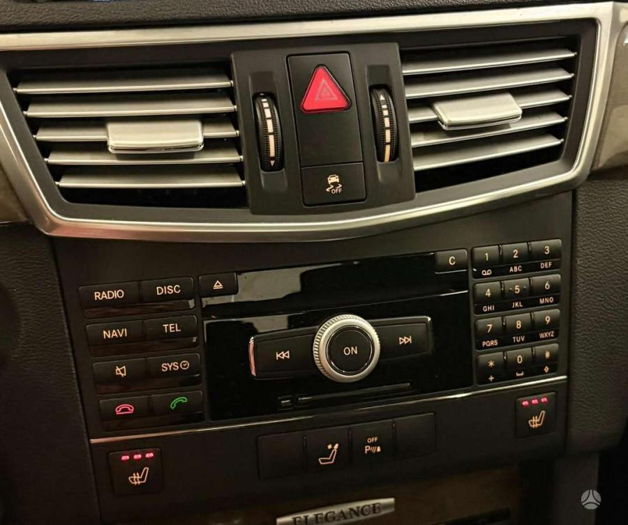 Pelēks Mercedes-Benz E 220 2009 Marijampole, ar dzinēja tilpumu 2.15 L un nobraukumu 290 tūkst. km par 7450 €, foto 12 vietnē AUTOMOTO.COM.LV