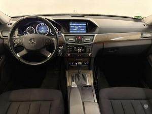 Pelēks Mercedes-Benz E 220 2009 Marijampole, ar dzinēja tilpumu 2.15 L un nobraukumu 290 tūkst. km par 7450 €, foto 22 vietnē AUTOMOTO.COM.LV