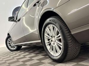 Pelēks Mercedes-Benz E 220 2009 Marijampole, ar dzinēja tilpumu 2.15 L un nobraukumu 290 tūkst. km par 7450 €, foto 25 vietnē AUTOMOTO.COM.LV