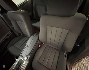 Pelēks Mercedes-Benz E 220 2009 Marijampole, ar dzinēja tilpumu 2.15 L un nobraukumu 290 tūkst. km par 7450 €, foto 27 vietnē AUTOMOTO.COM.LV