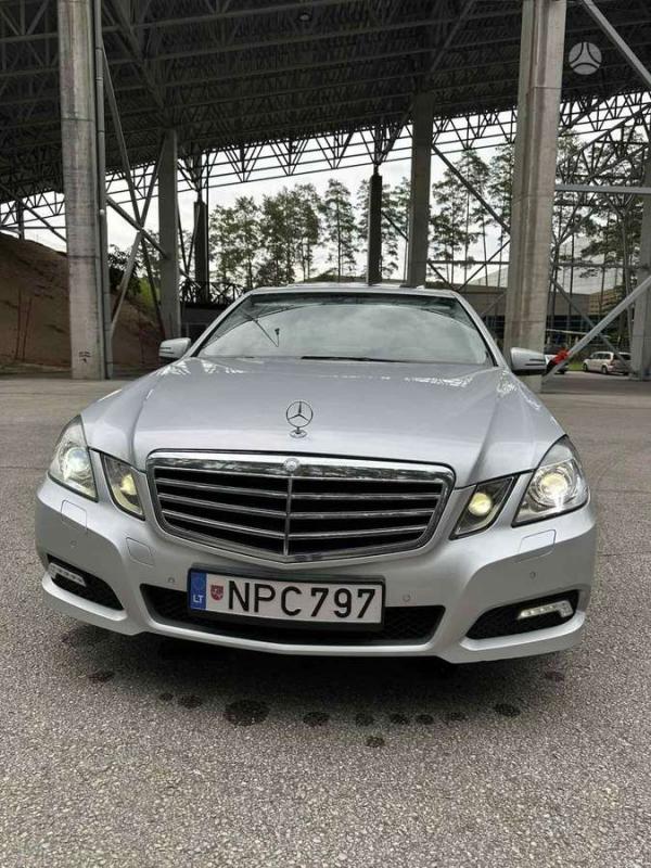 Grey Mercedes-Benz E 220 2009 in Druskininkai, with an engine capacity of 2.15 L and mileage of 292 thousand km for 7100 €, photo 4 on AUTOMOTO.COM.LV