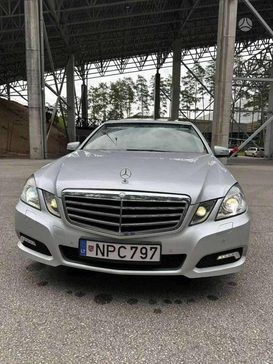 Grey Mercedes-Benz E 220 2009 in Druskininkai, with an engine capacity of 2.15 L and mileage of 292 thousand km for 7100 €, photo 4 on AUTOMOTO.COM.LV